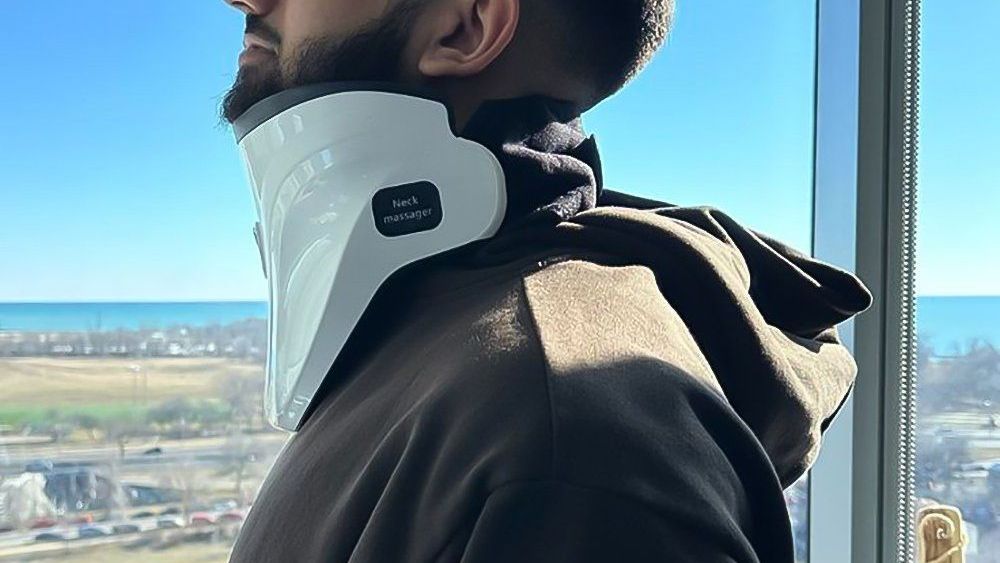 NeckFixer Pro - Neck Curve Restorer and Stretcher | BodyStack